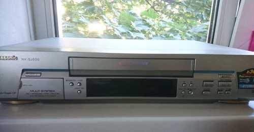 Видеомагнитофон Panasonic NV-SJ500EU и видеокассет