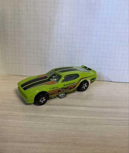 Hot wheels машинки