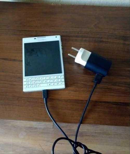 Телефон Blackberry Passport