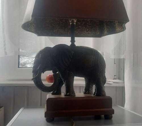 Настольная лампа со слоном