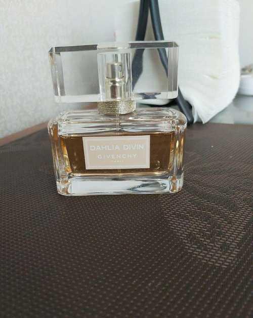 Парфюмерная вода dahlia divin от givenchy