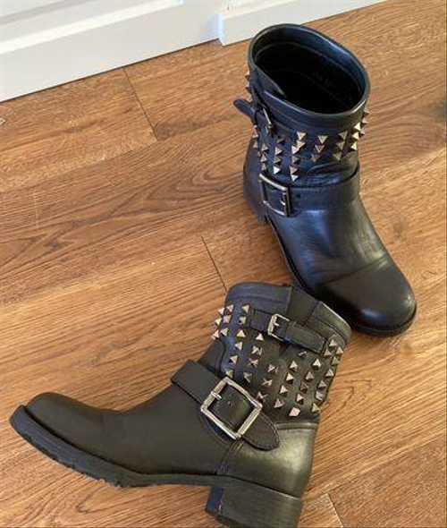 Кожаные ботинки Valentino Garavani Rockstud Rollin