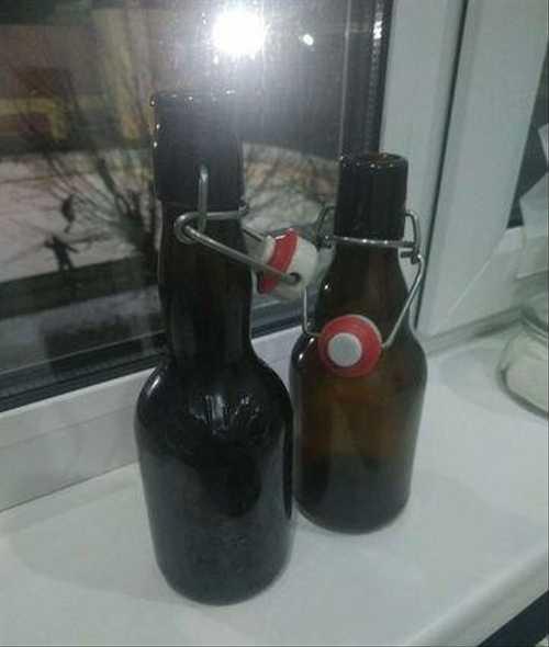 Крафтовые бутылки с пробками из тёмного стекла