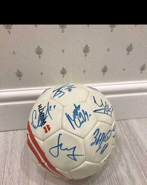 Футбольный мяч с автографами Зенит