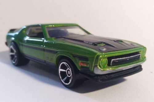 Hot wheels '71 Ford Mustang Mach 1