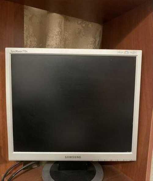 Монитор Samsung