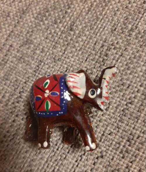 Слон деревянный