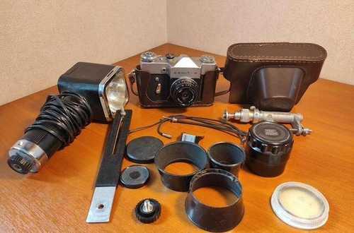 Фотоаппарат Zenit-B с набором для фотосъемки