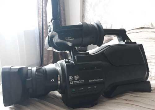 Видеокамера Sony HXR-MC2000E