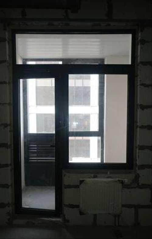 Черное алюминиевое окно с дверью на балкон 2 шт