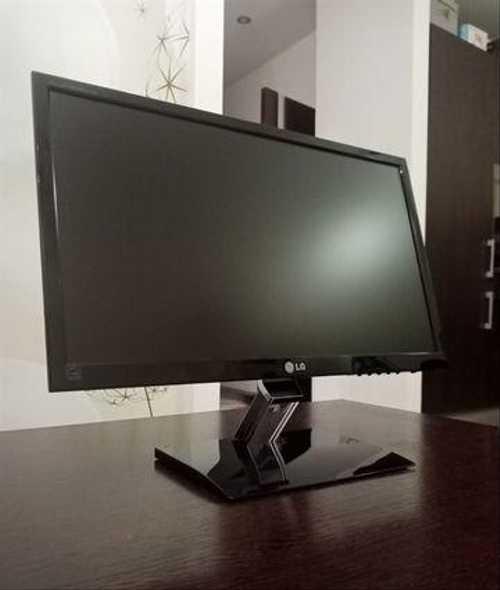 Монитор LG 20" Flatron E2060T