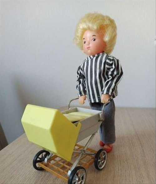 Советские игрушки кукла с коляской