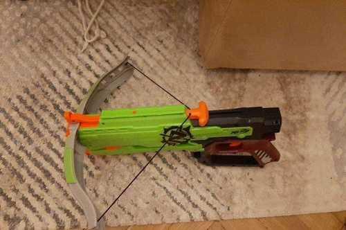 Nerf zombie strike арбалет