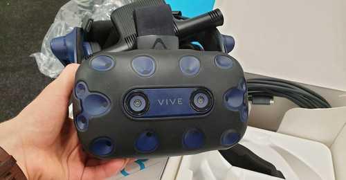 VR шлем HTC Vive Pro с беспроводным адаптером