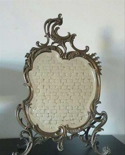 Старинное накомодное зеркало