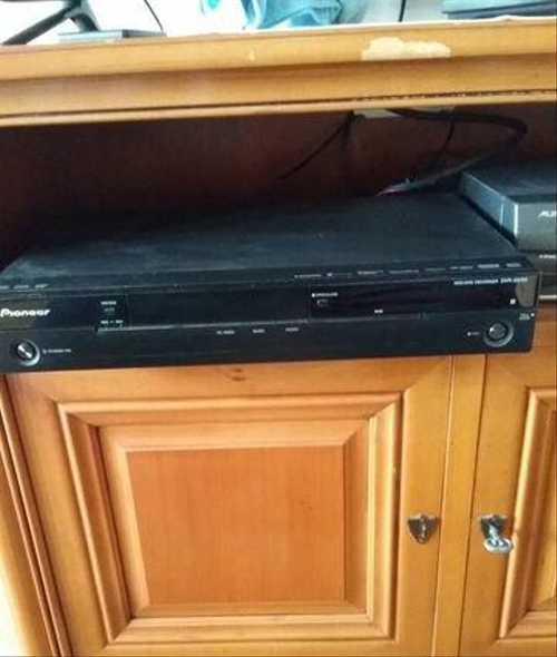 Продам пишущий DVD плеер DVR-560H