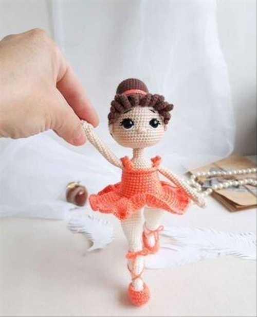 Кукла балерина вязаная, игрушка ручной работы