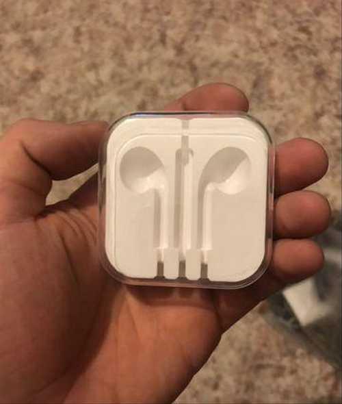 Коробка от Earpods Старая.