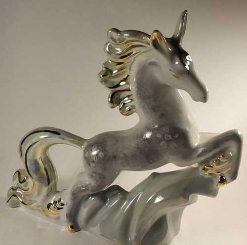 Конь, скульптор Александр Трегубов, нечастая