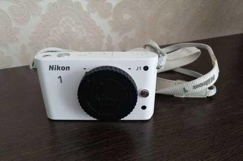 Nikon J1 White Body