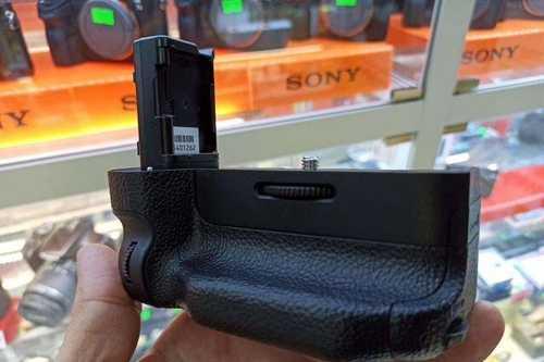 Батарейный блок Sony VG-C2EM 7M2/ 7RM2/ 7SM2 б.у