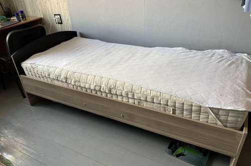 Кровать Икеа с матрасом Хэтлевик