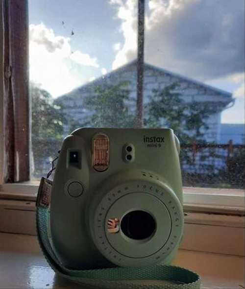 Полароид (плёночный фотоаппарат) Fujifilm Instax m