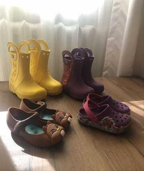 Продам детскую обувь
