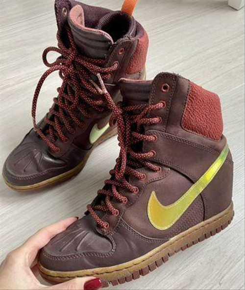 Nike dunk sky high размер 37 (us 7)
