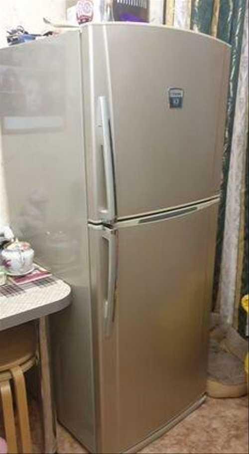 Холодильник б/у toshiba gr-h54rda