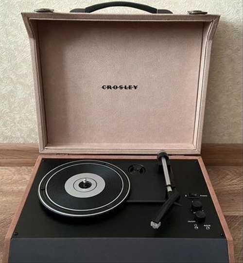 Виниловый проигрыватель Crosley Momento Bluetooth