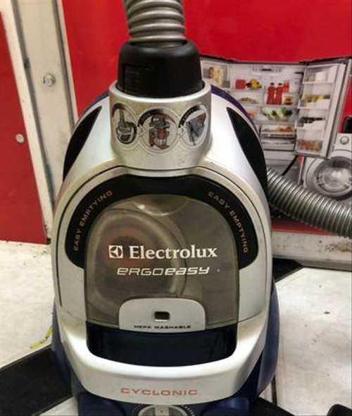 Пылесос Electrolux 1800W