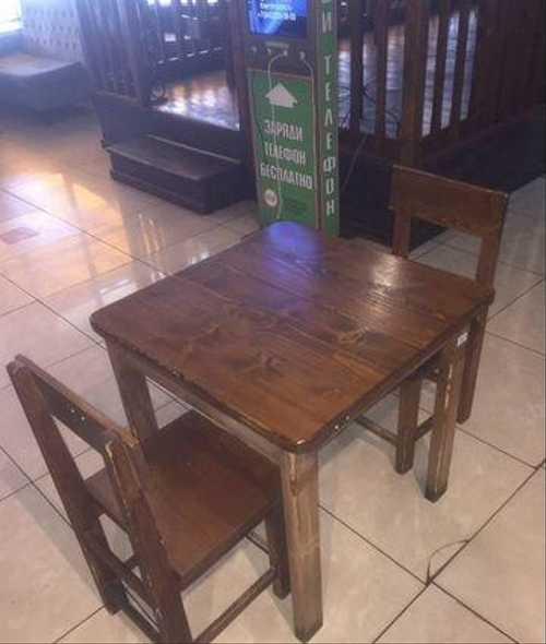 Комплект мебели из дерева, стол и два стула