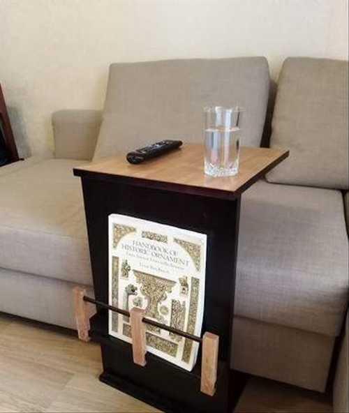 Удобный журнальный стол для дивана
