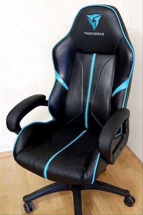Компьютерное геймерское игровое кресло Thunderx3