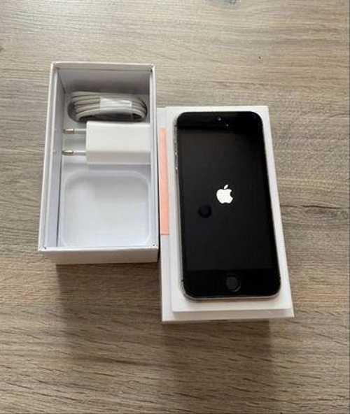 Apple iPhone SE 32gb рст
