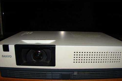 Видеопроектор sanyo PLC-XR2200