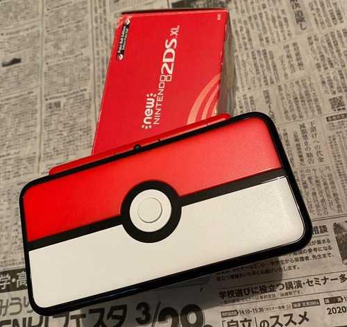 New Nintendo 2DS XL Pokeball Edition