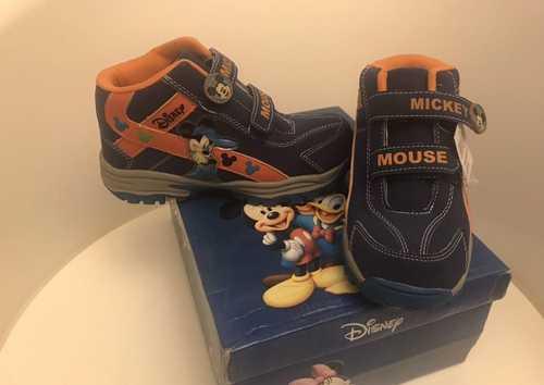 Кроссовки р.32 новые