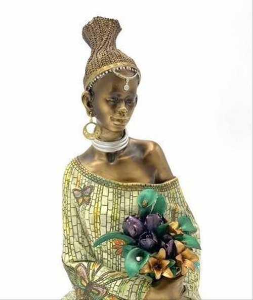 Статуэтка "Африканка с цветами"