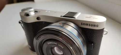 Фотоаппарат Samsung NX300 с объективом NX 30mm f/2