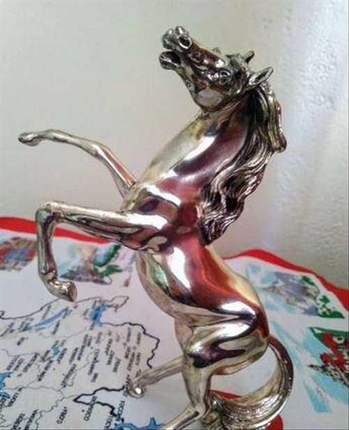 Конь статуэтка лошадь серебро фигурка сувенир