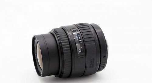 Sigma AF 28-70mm f/3.5-4.5 MC UC Zoom multy-coated