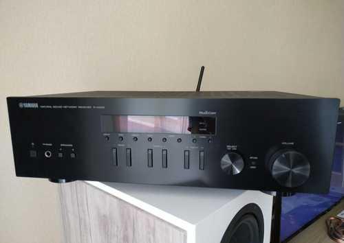 Усилитель мощности Yamaha r-n 303