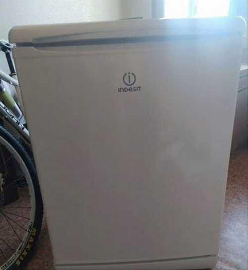 Холодильник Indesit TT 85, однокамерный белый