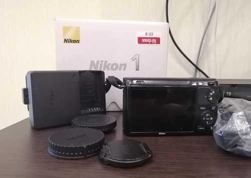 Фотоаппарат Nikon 1 J1 Kit 10-30mm F/3.5-5.6 VR