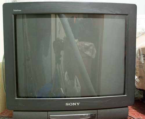 Телевизор "Sony Trinitron"