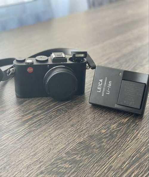 Leica x2