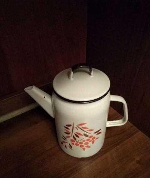 Чайник эмалированный времён СССР