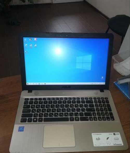 Ноутбук Asus D541N